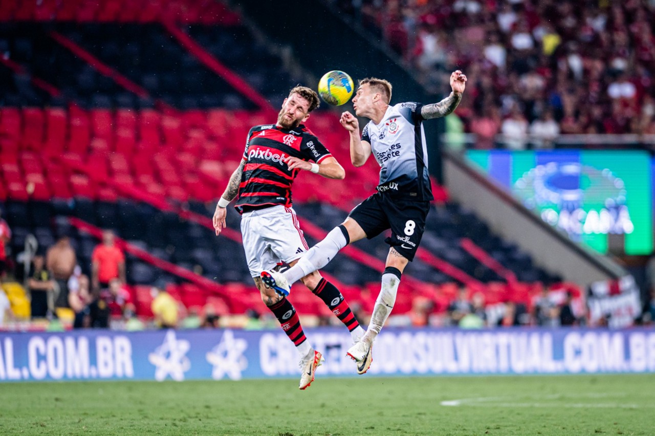 Flamengo vence Corinthians e sai na frente na semi da Copa do Brasil